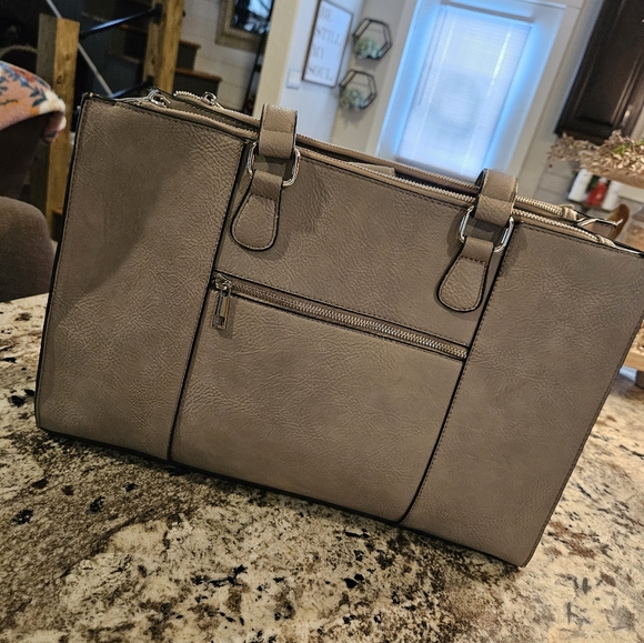 Other | New Only Used Once Purse Paid Over 6 Great Condition | Poshmark